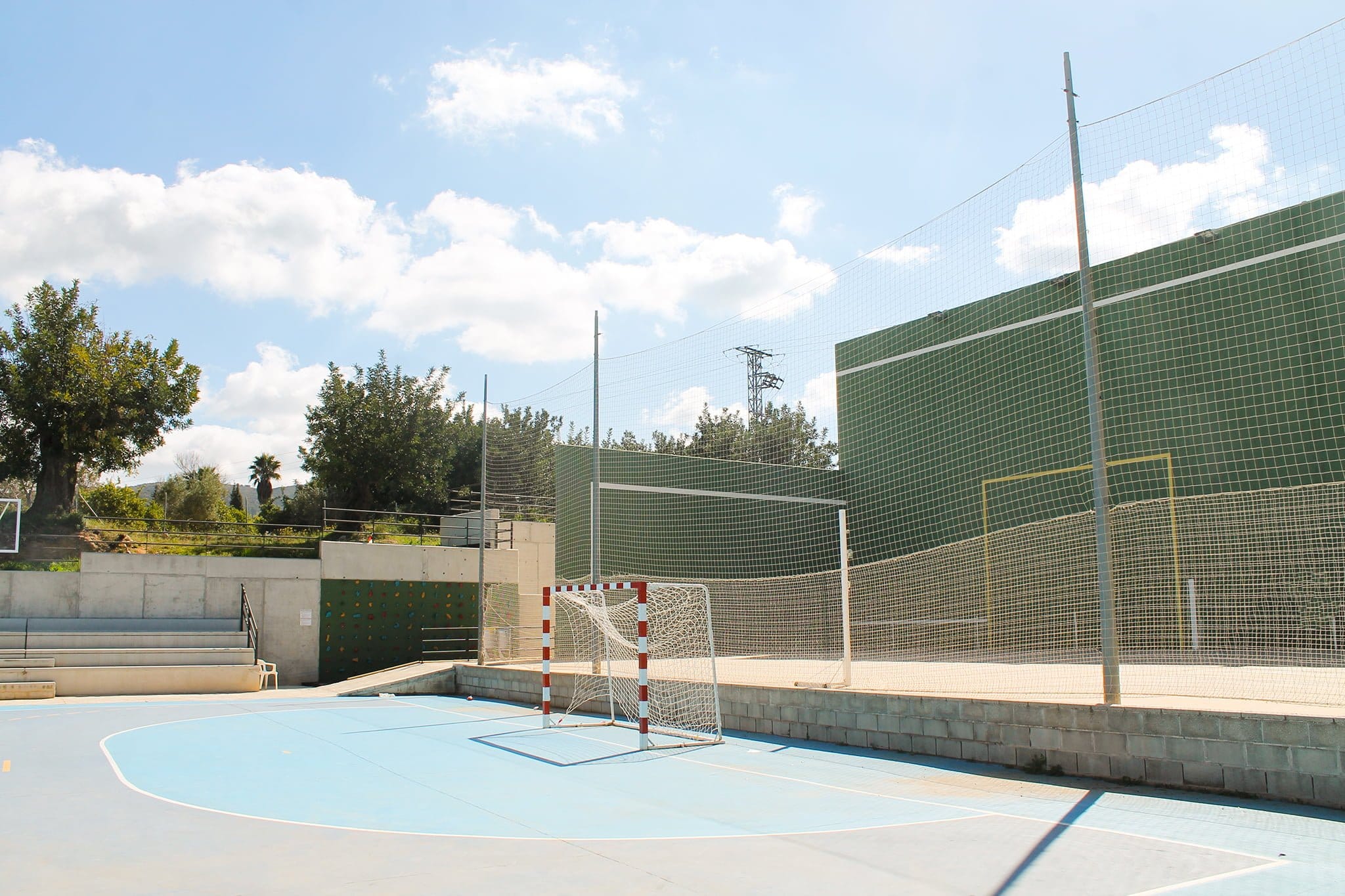 El polideportivo de Orba: dirección e instalaciones