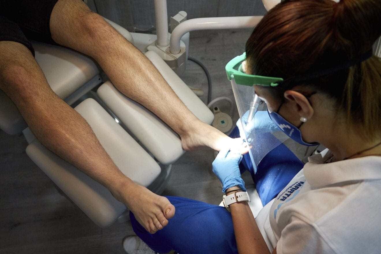 Tratamientos podológicos en Clínica podológica Estévez - LaMarinaAlta.com