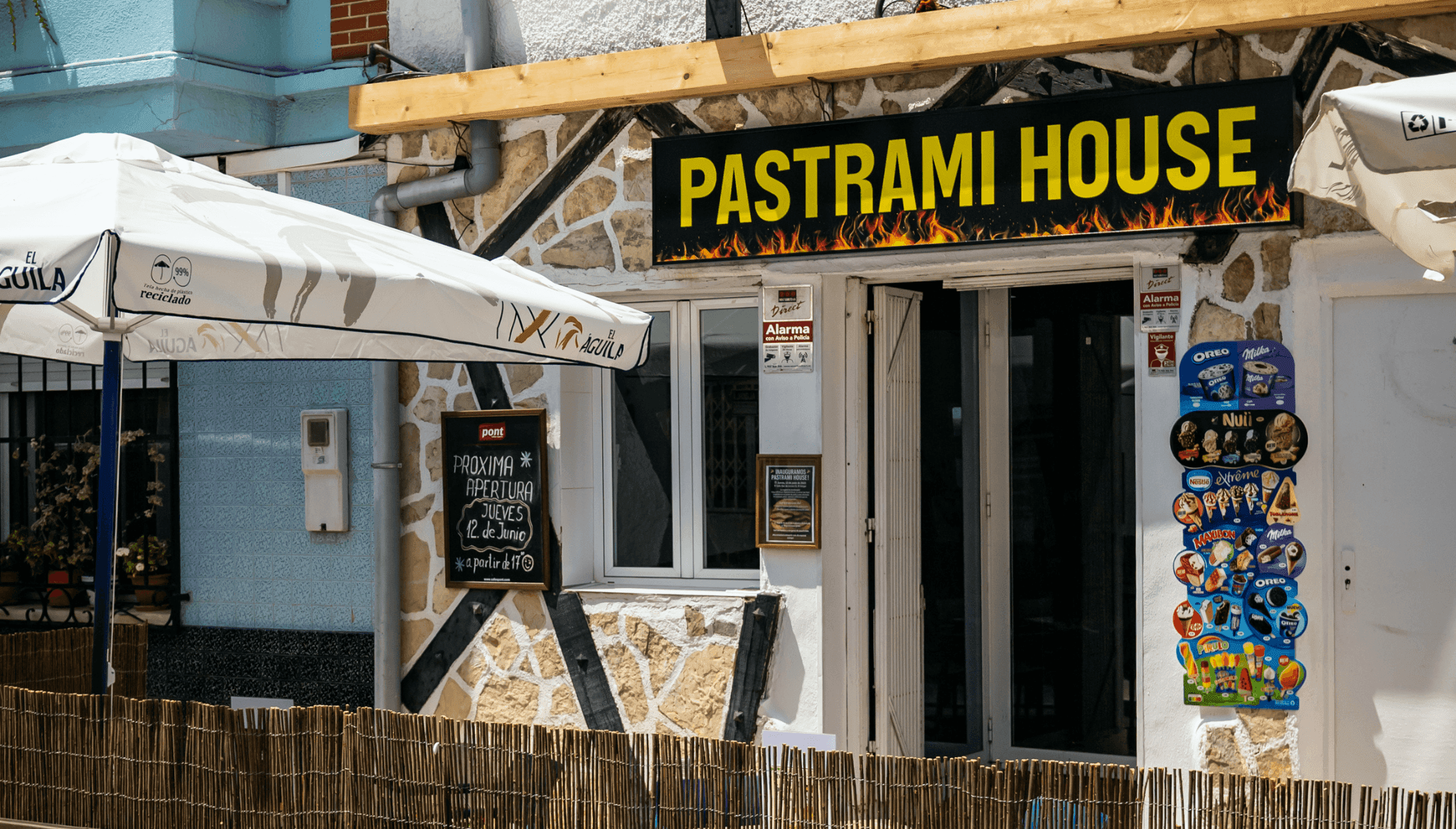 Pastrami House facade from the outside - LaMarinaAlta.com